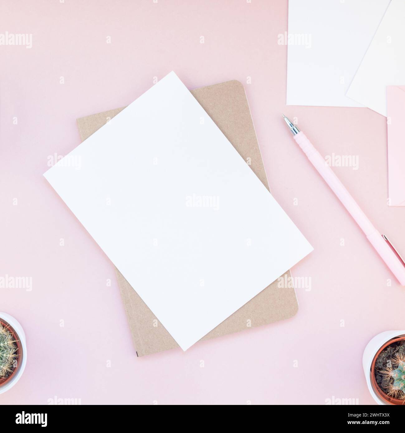 Desktop table top stationery hi-res stock photography and images - Alamy