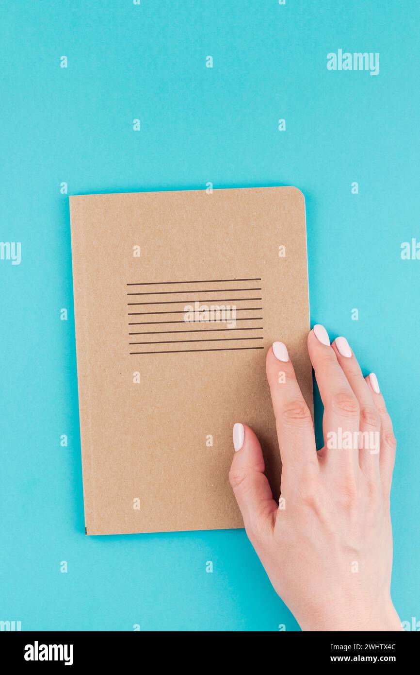 Human hands holding blank paper hi-res stock photography and images - Alamy