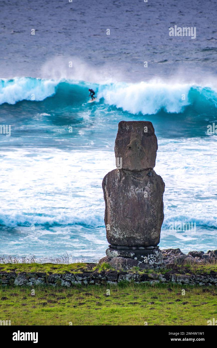 Moais in front of the ocean in Tahai, Rapa Nui, Easter Island Stock ...
