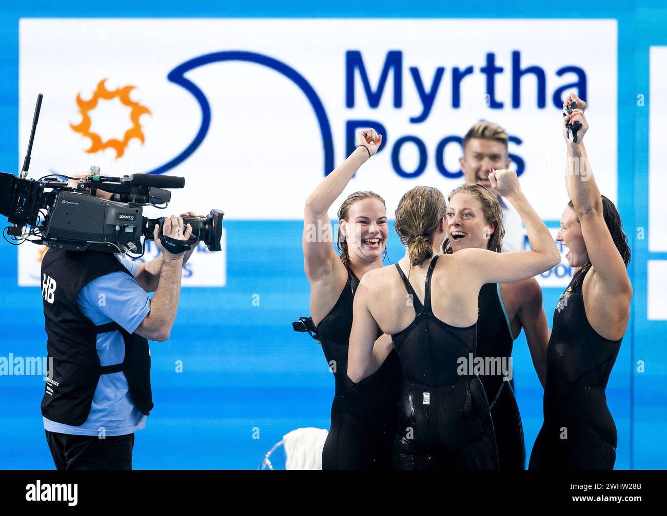 Qatar woman water hi-res stock photography and images - Alamy