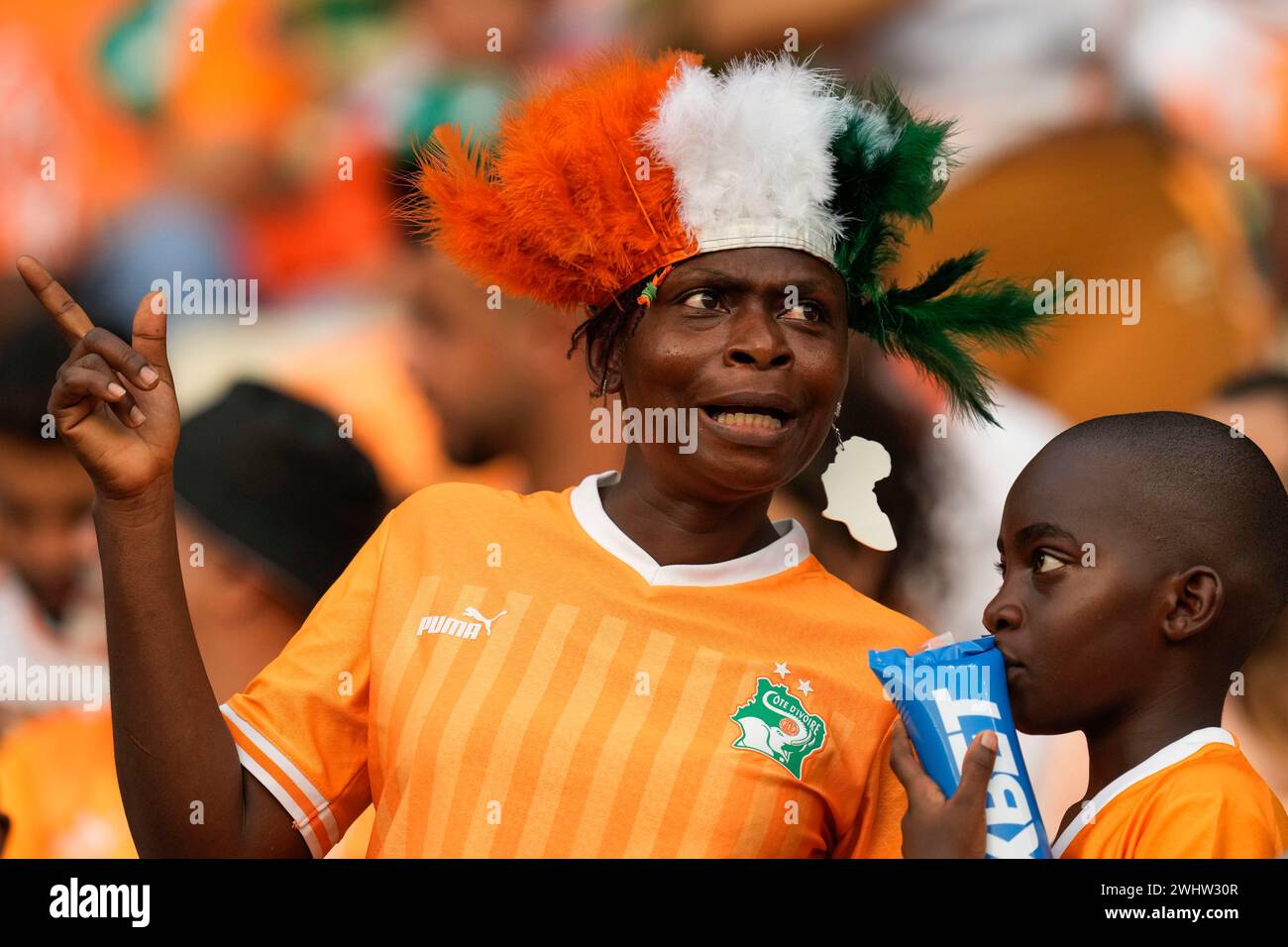 Ivory Coast 's fans wait for the start of the African Cup of Nations ...
