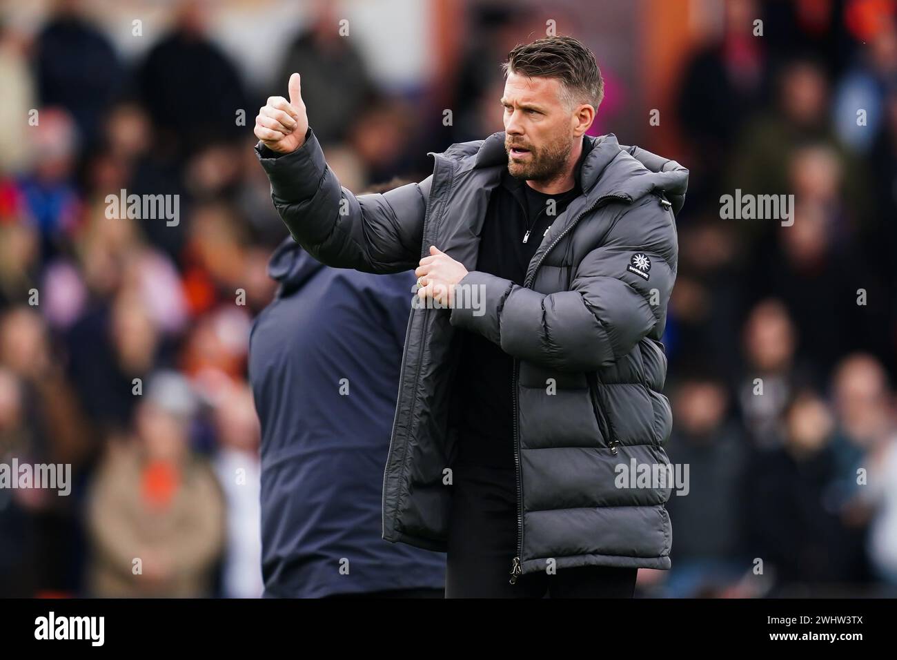 Luton Town Manager Rob Edwards during the Premier League match at ...