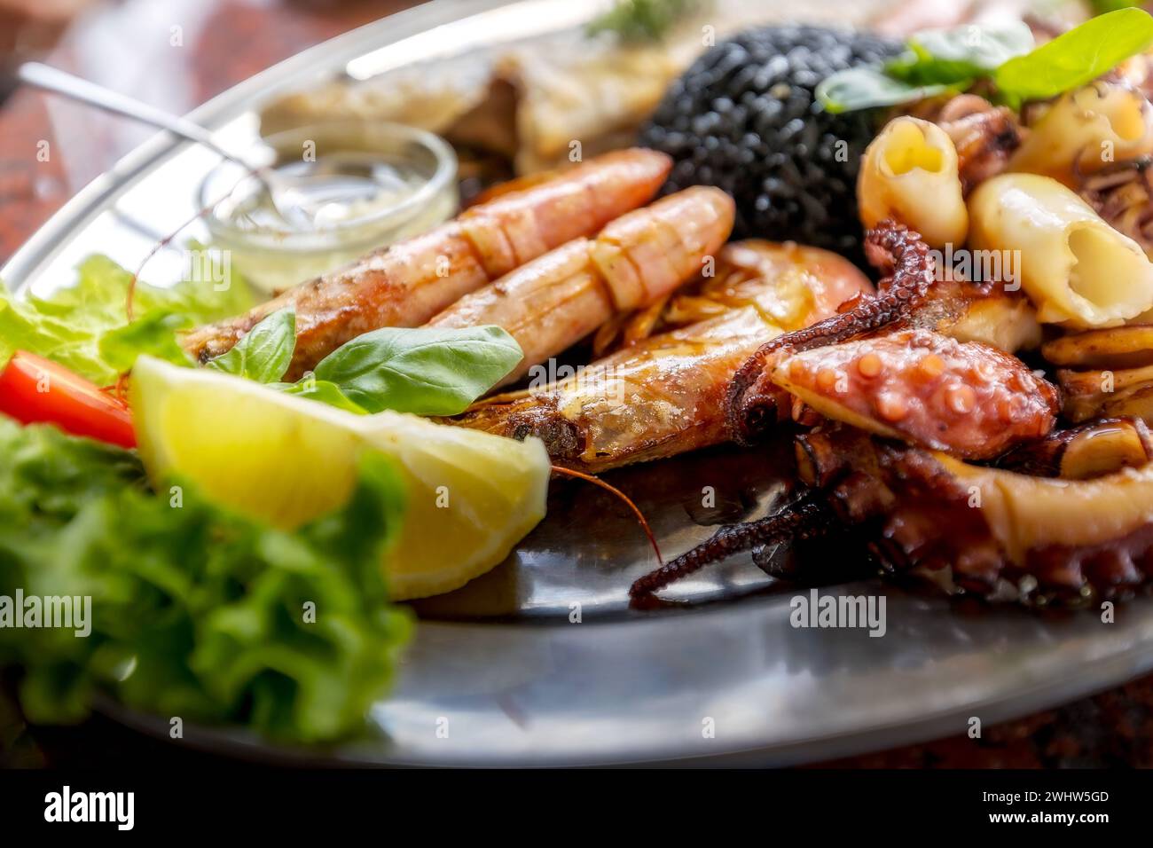 Roasted seafood hi-res stock photography and images - Alamy