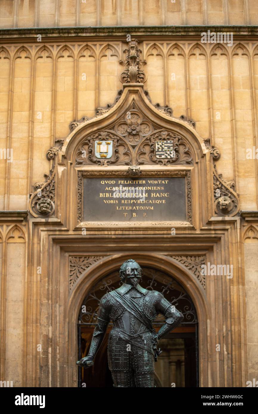 Bronze statue William Herbert Earl of Pembroke at the Bodleian Library ...