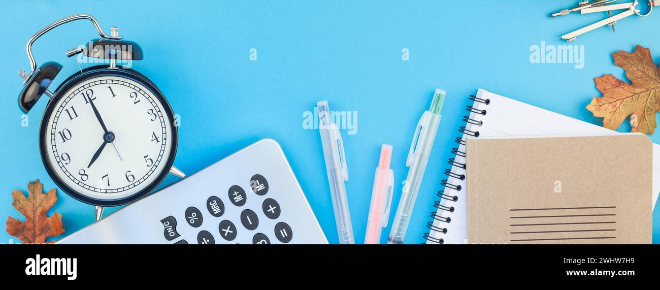Middle school class wide hi-res stock photography and images - Alamy