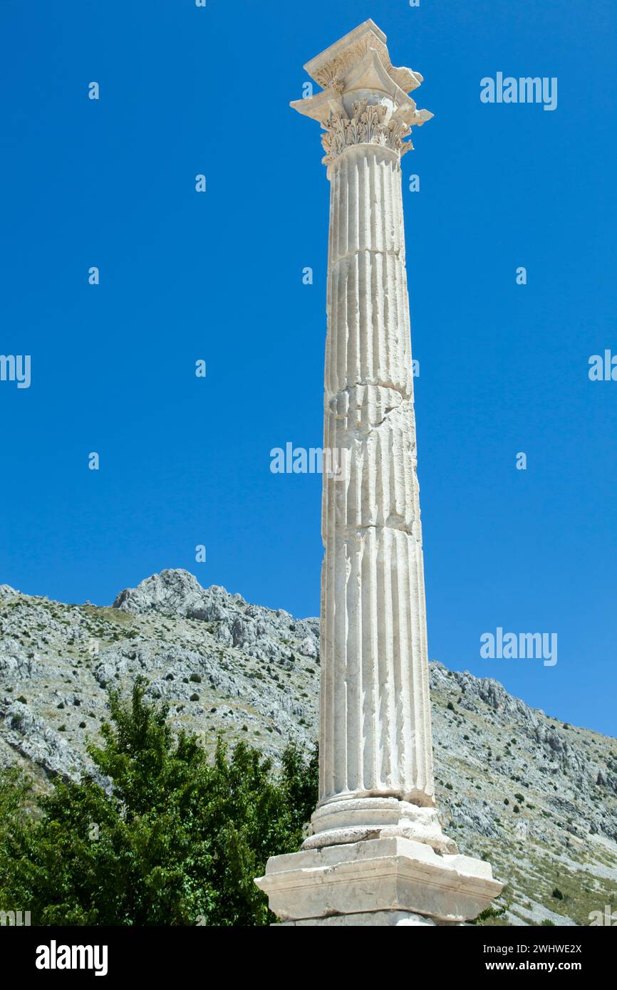 Tall column hi-res stock photography and images - Alamy
