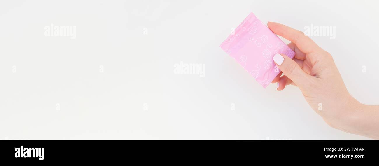 Woman hand with daily sanitary napkin Stock Photo - Alamy