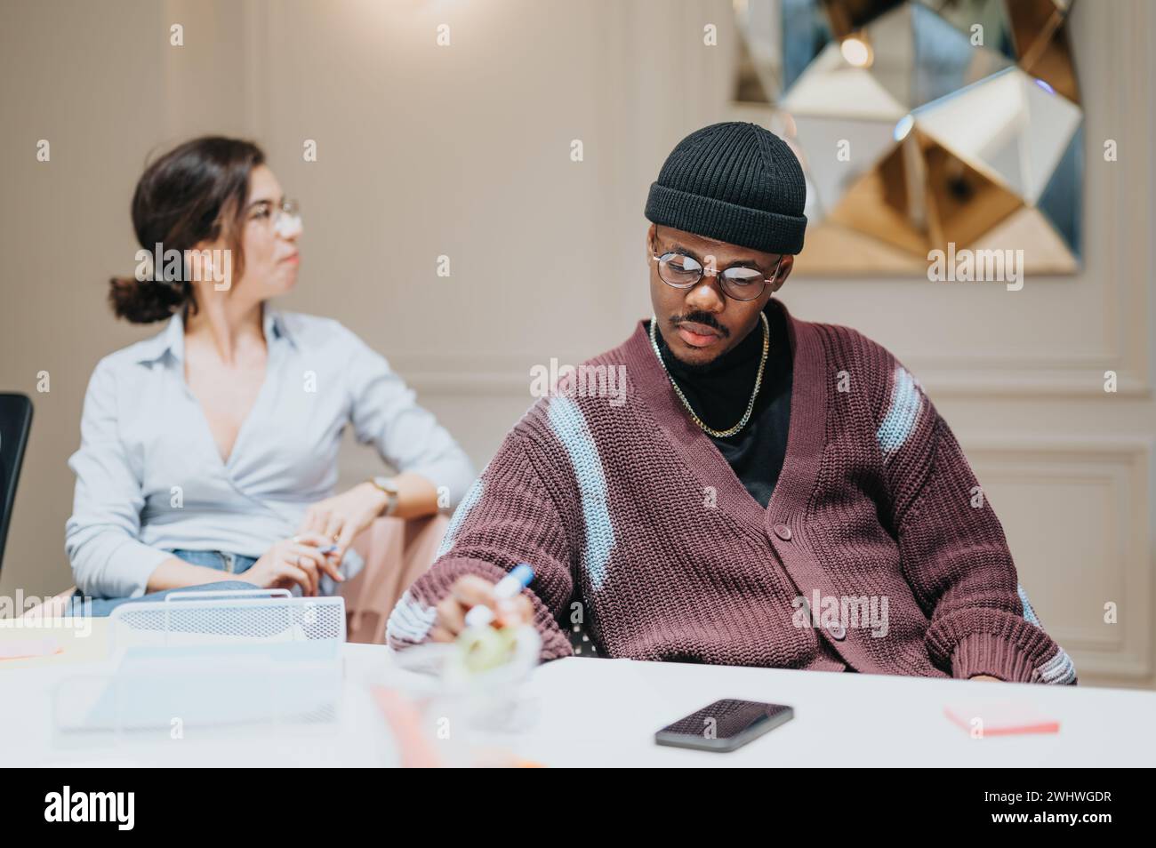 Two focused diverse senior hi-res stock photography and images - Alamy