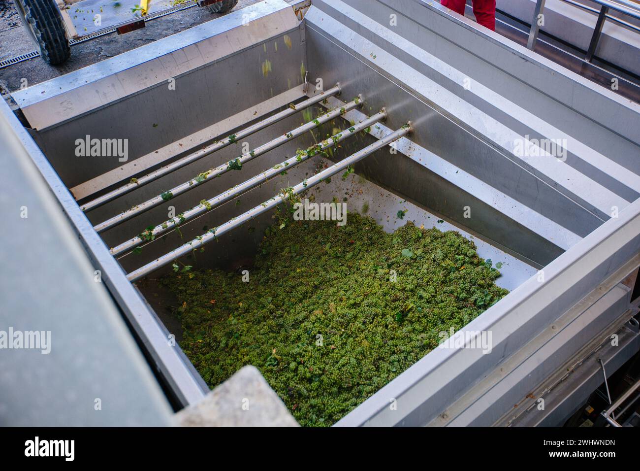 Food processing factory mechanic hi-res stock photography and images ...
