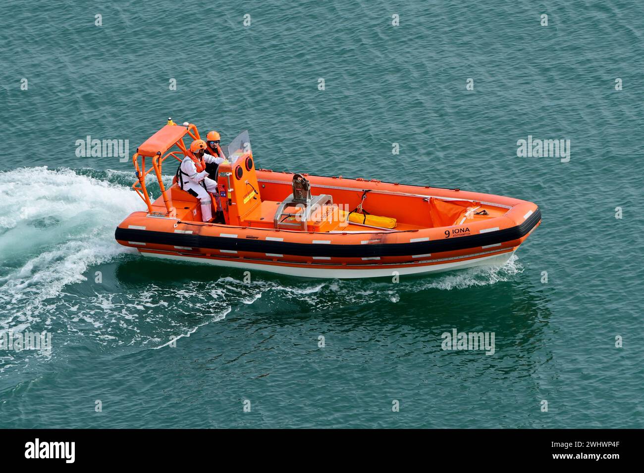 Small crew boats hi-res stock photography and images - Alamy