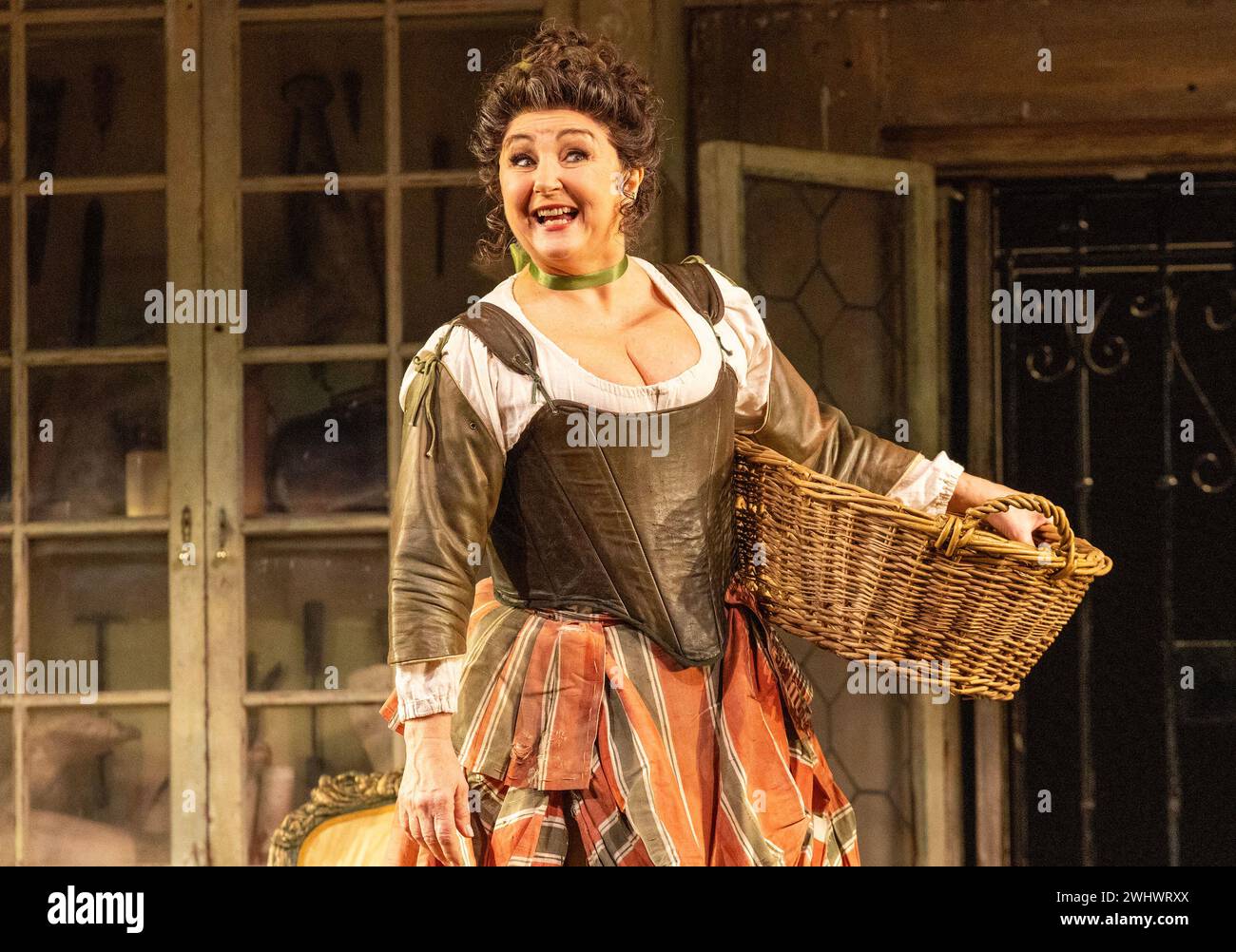 Lesley Garrett (Berta) in THE BARBER OF SEVILLE at English National ...