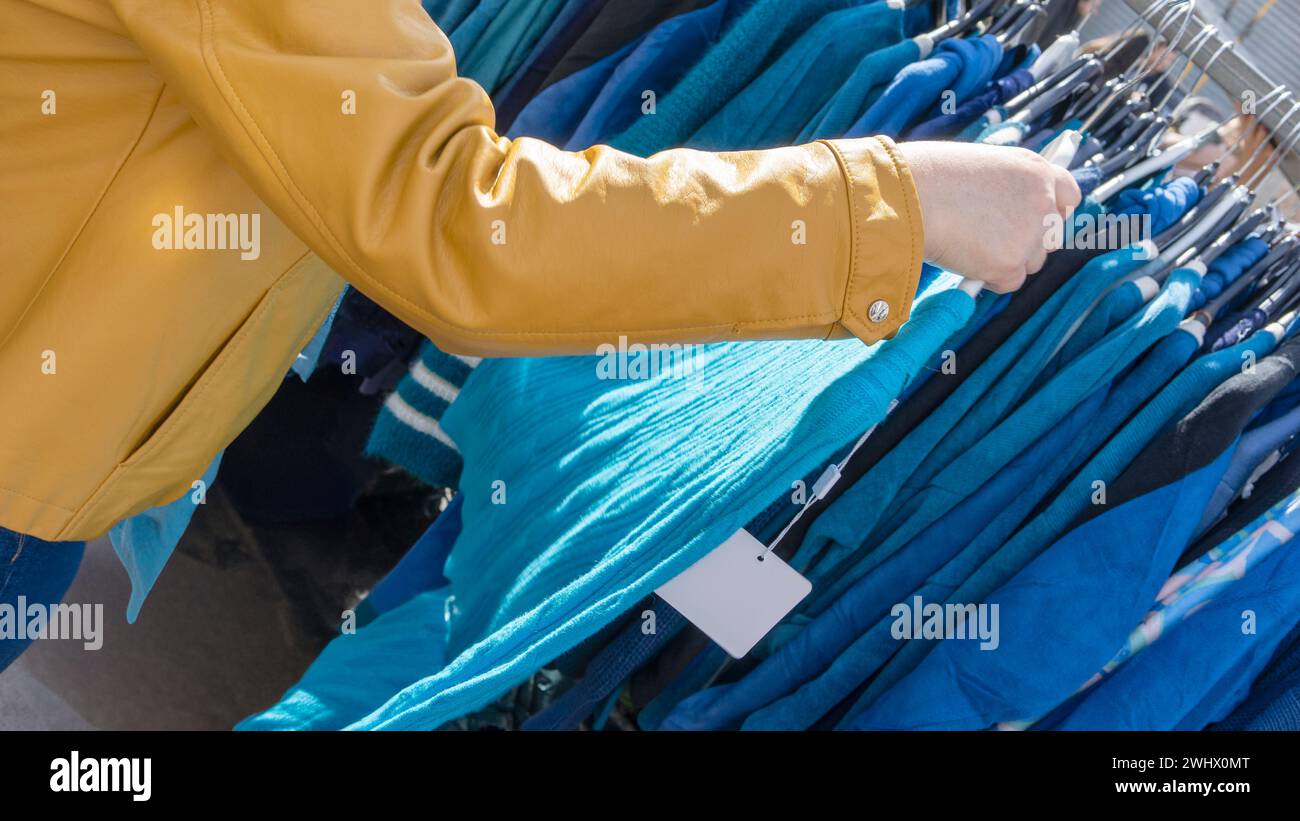Shopping in style through hi-res stock photography and images - Alamy