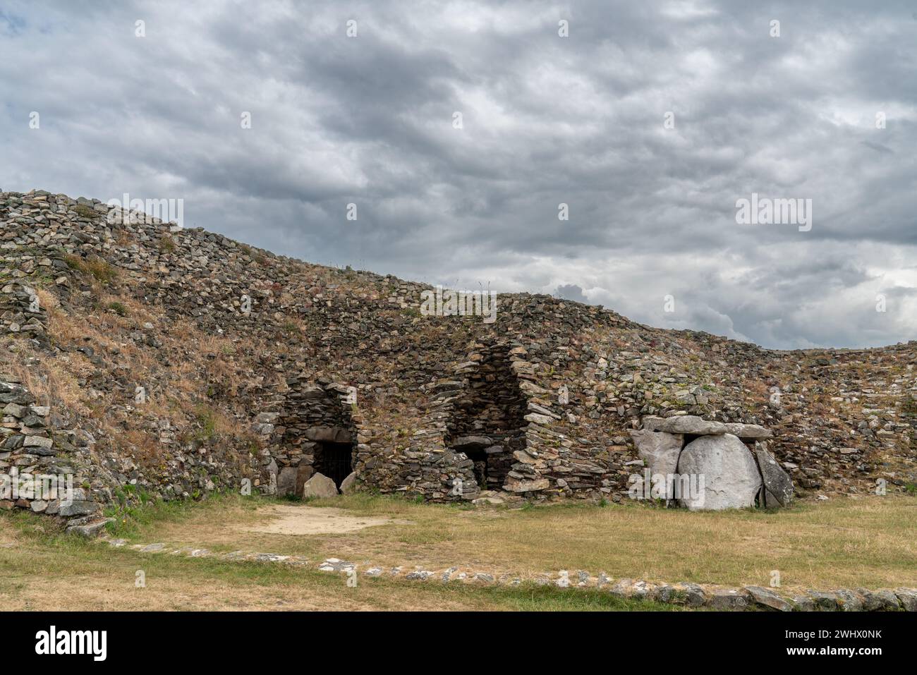 Barnenez hi-res stock photography and images - Alamy