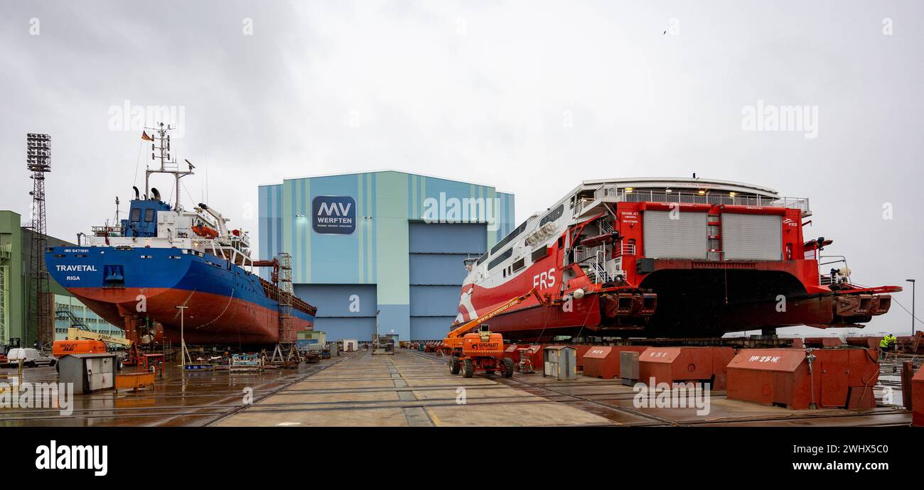HighSpeed-Faehre in der Werft Die SKANE JET r. liegt auf dem ...