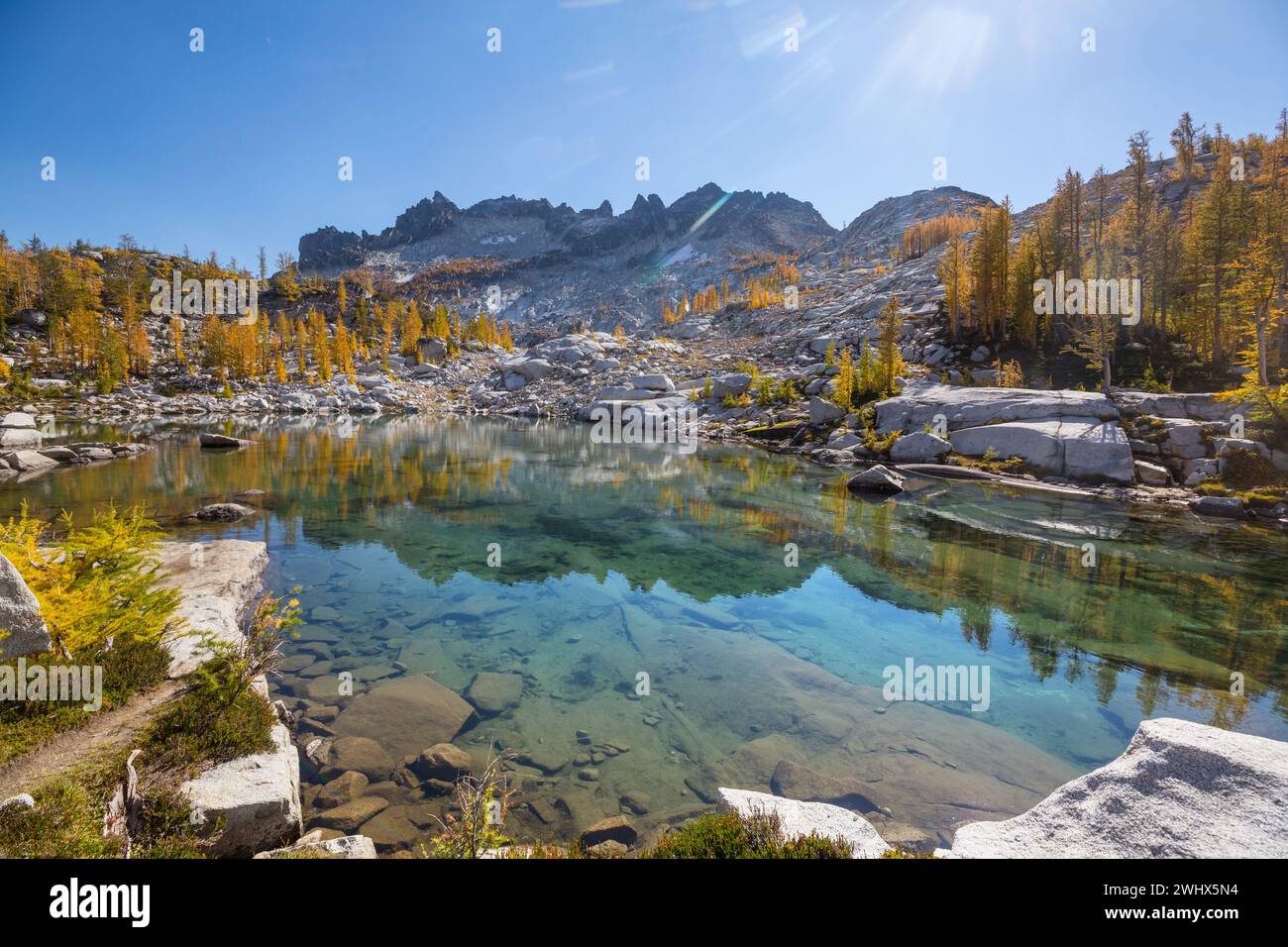 Der Lake Viviane in den Enchantments, Alpine Lakes Wilderness ...