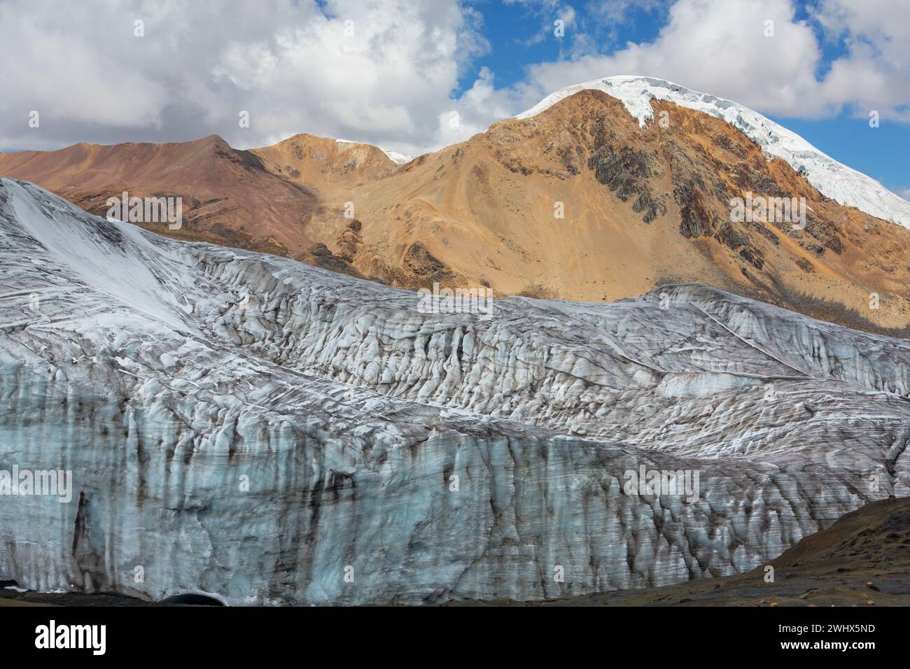 Hiking in the fantastic landscape of the Peruvian high mountain Andes ...