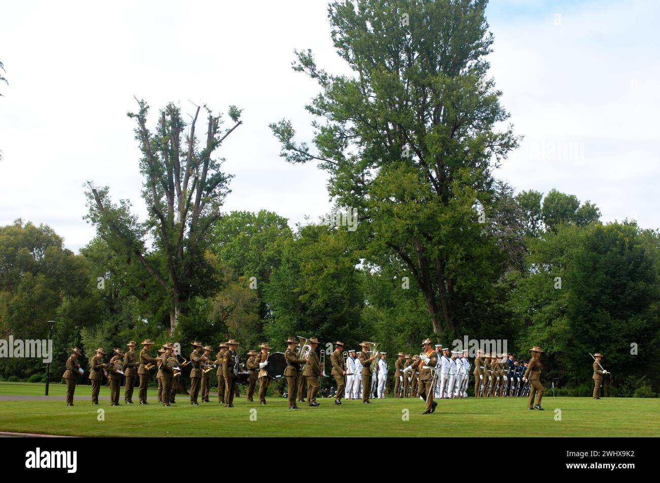 E french guard of honor hi-res stock photography and images - Alamy
