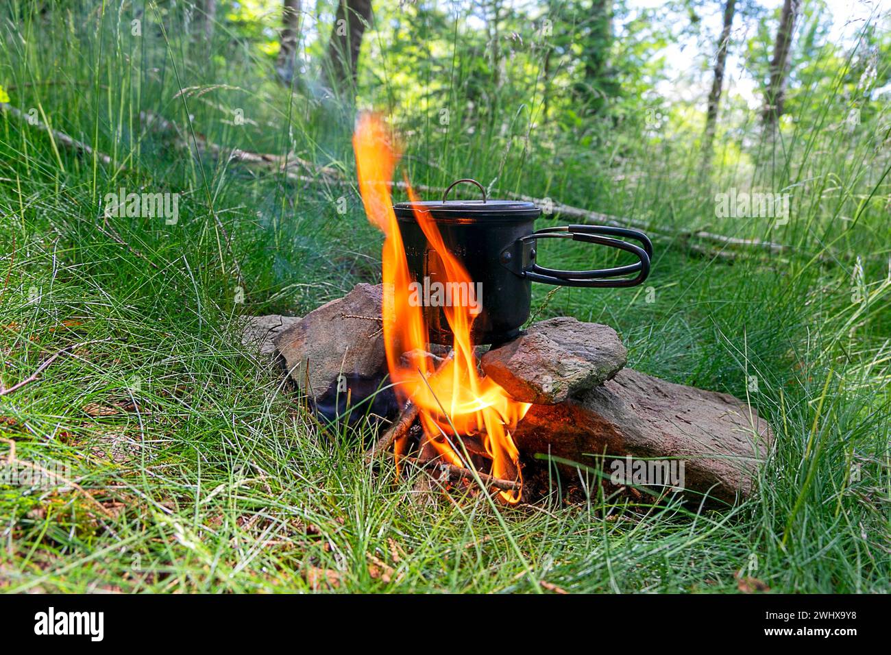 Cooking fire outside hi-res stock photography and images - Alamy
