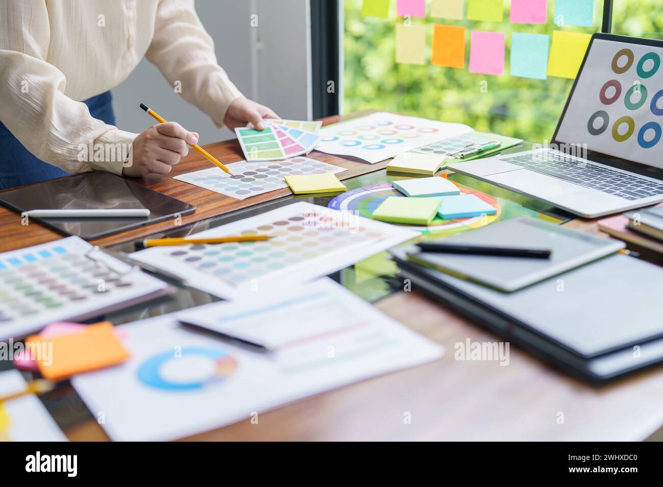 Creative idea Business female Artist Creative Designer sketch graphic ...