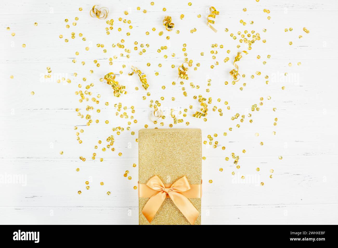 Confetti decor hi-res stock photography and images - Alamy