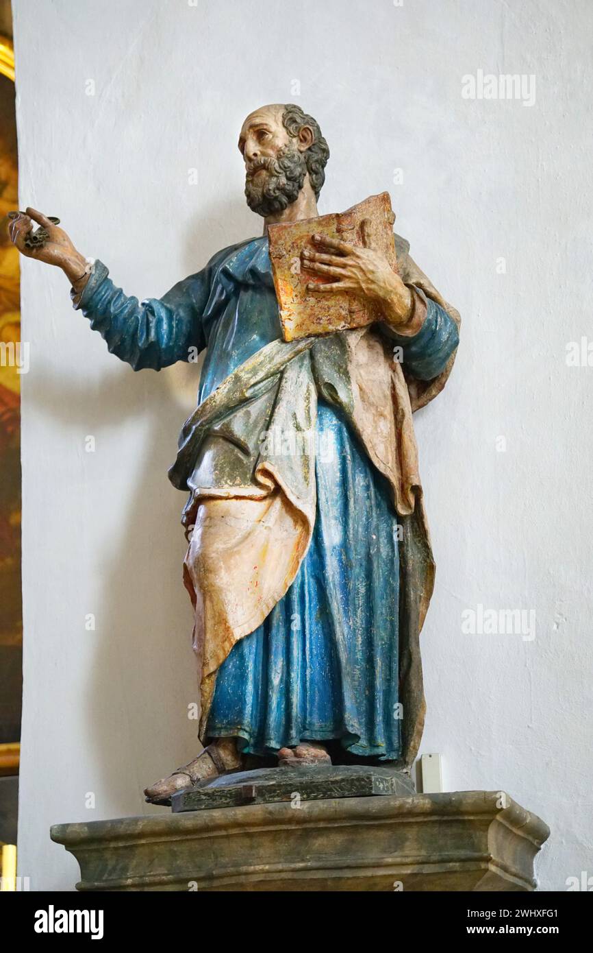 Peter with two keys Stock Photo - Alamy