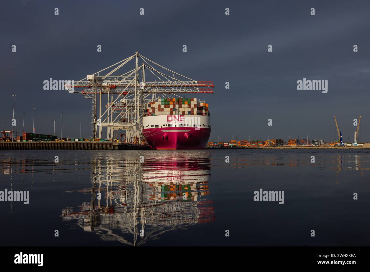 Container ships at Southampton docks Stock Photo - Alamy