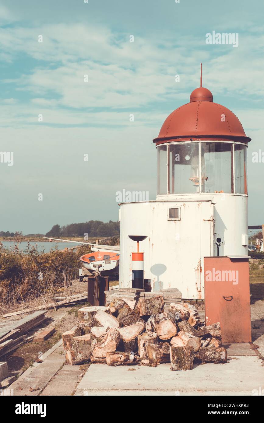 Small lighthouse building hi-res stock photography and images - Alamy