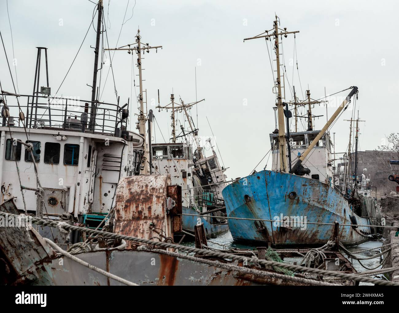 Run aground cargo boat hi-res stock photography and images - Alamy