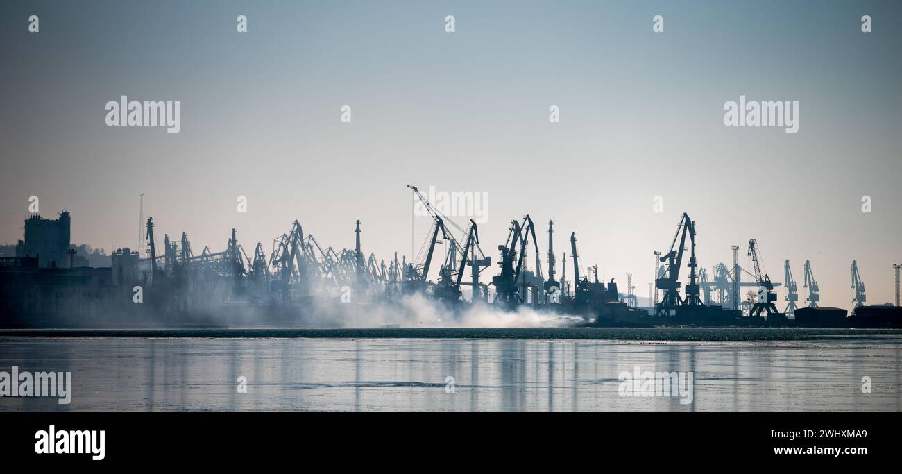 House after the explosion hi-res stock photography and images - Alamy