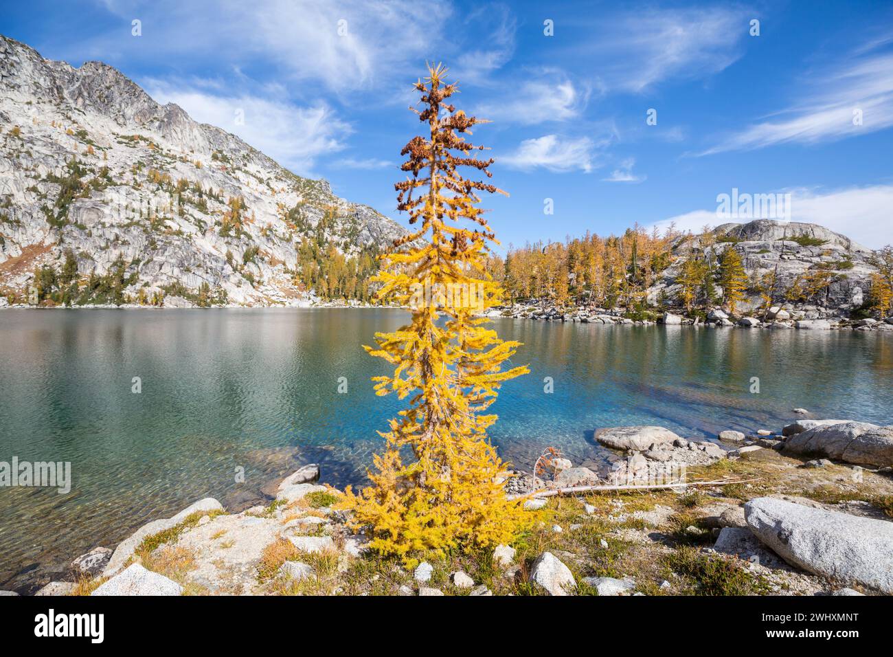 Der Lake Viviane in den Enchantments, Alpine Lakes Wilderness ...