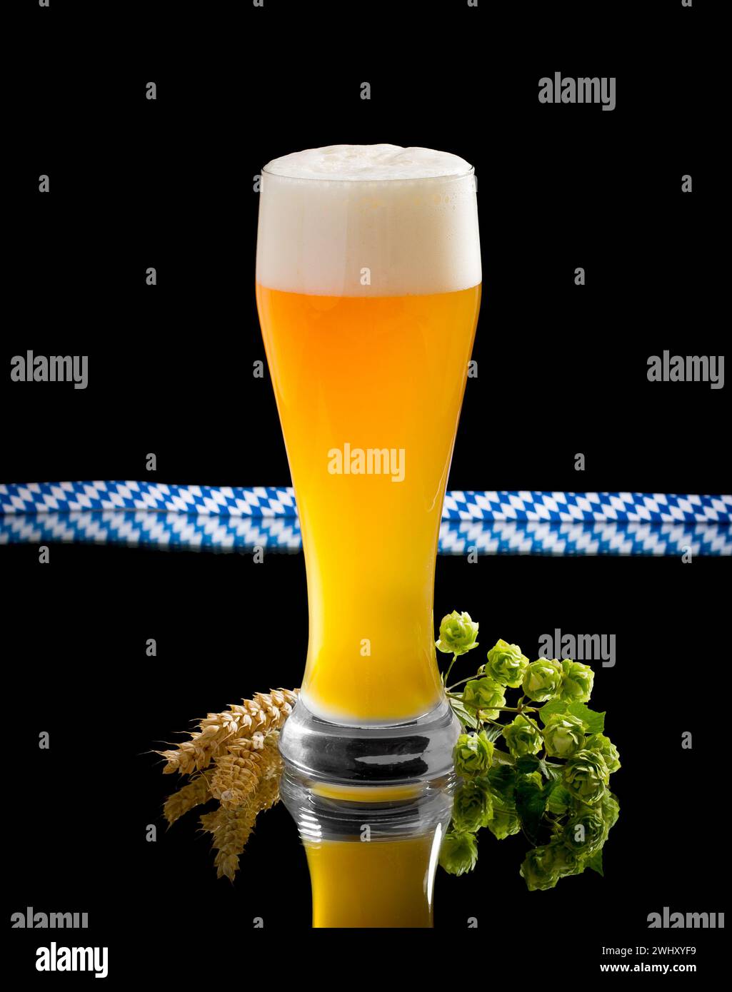 Natural light beer hi-res stock photography and images - Alamy