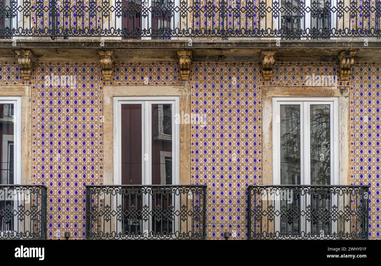 Tile pattern lisbon hi-res stock photography and images - Alamy