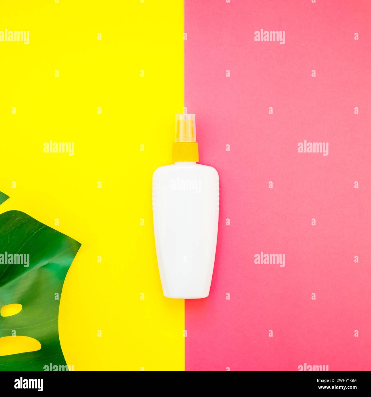 Summer sunscreen blank bottle mockup Stock Photo - Alamy