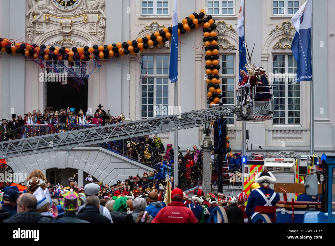 Sturm auf das Rathaus in Bonn. Der Sturm auf das Bonner Rathaus hat ...