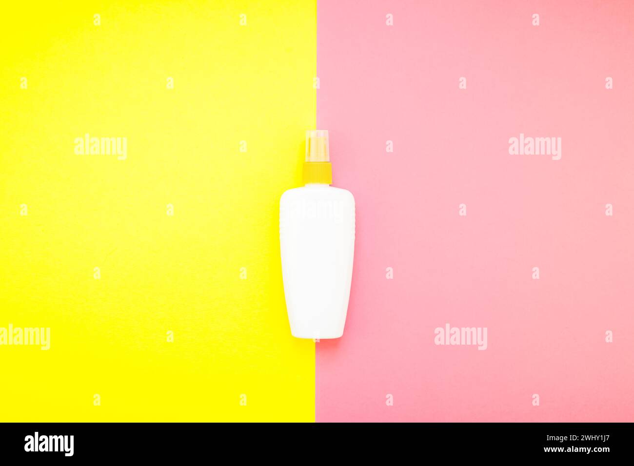 Sunscreen blank bottle mockup Stock Photo - Alamy