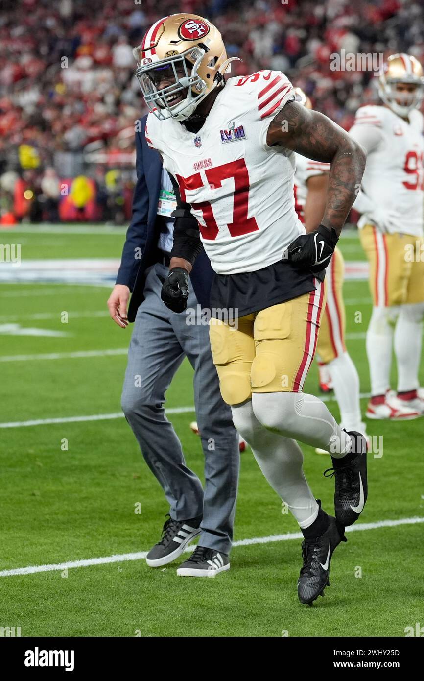 San Francisco 49ers linebacker Dre Greenlaw (57) hops off the field ...