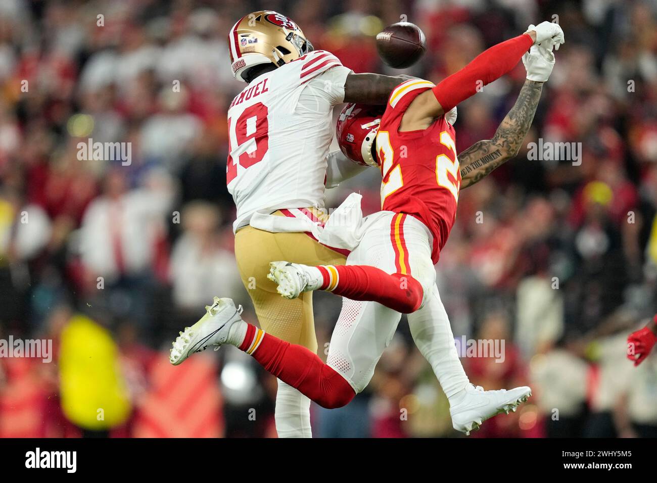 San Francisco 49ers wide receiver Deebo Samuel (19) misses the catch ...