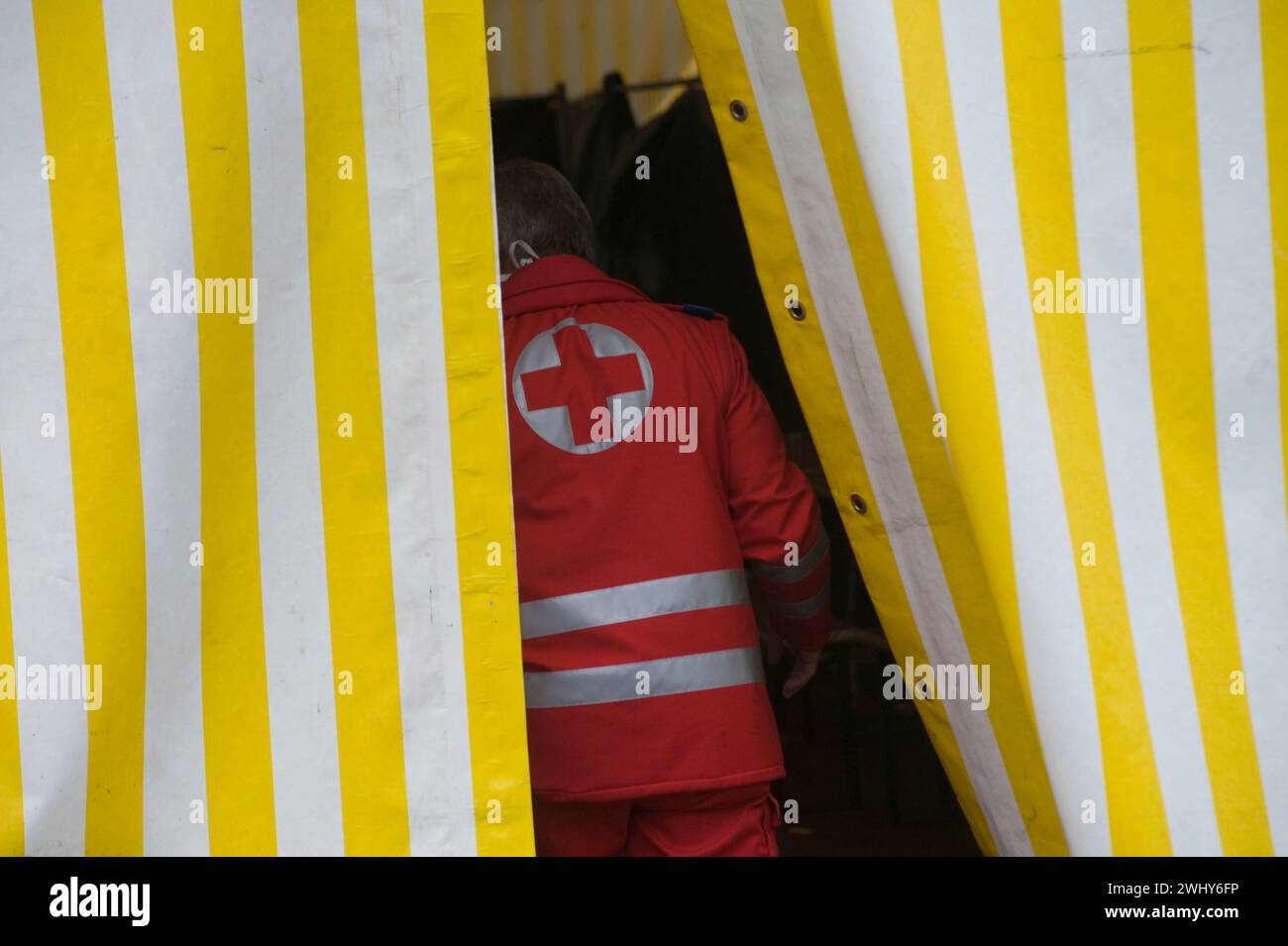 Red cross logo hi-res stock photography and images - Alamy