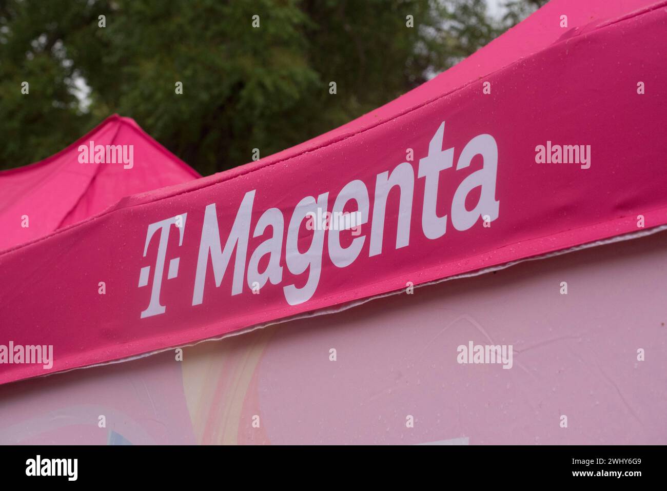 Telecommunications engineering hi-res stock photography and images - Alamy