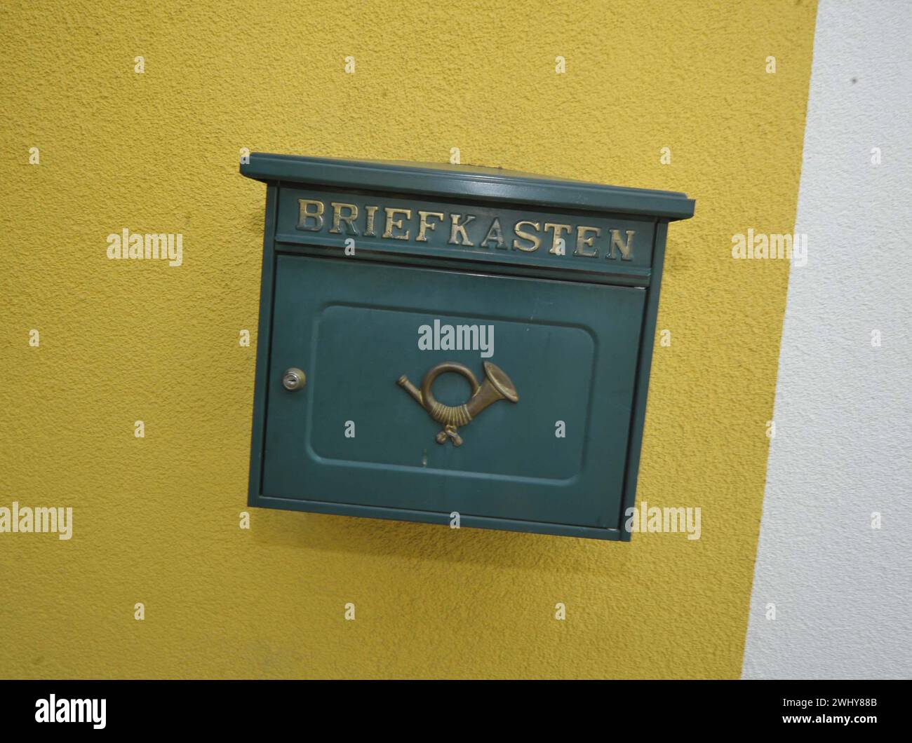 Employee mail hi-res stock photography and images - Alamy