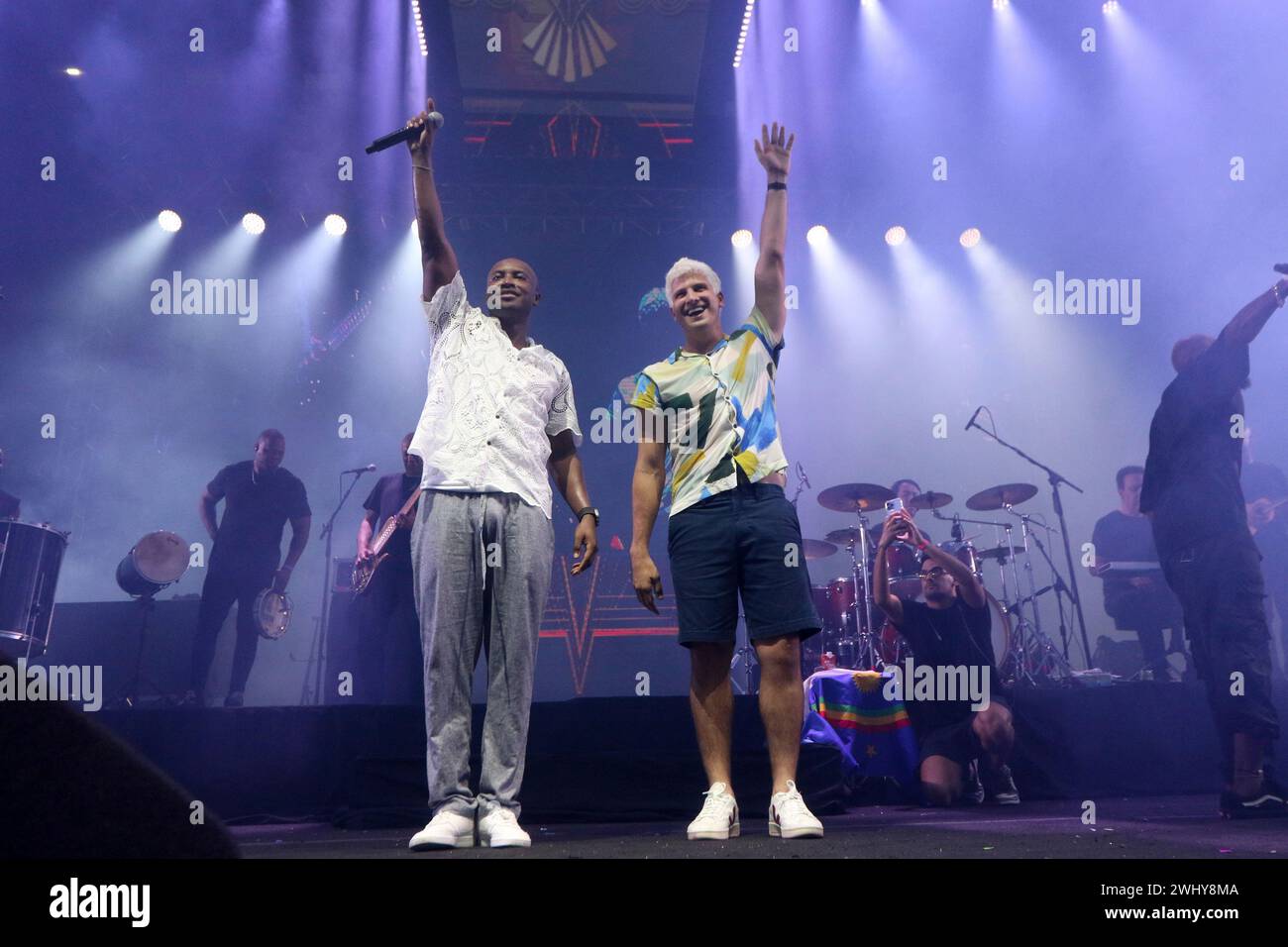 PE - RECIFE - 02/11/2024 - RECIFE, SINGER THIAGUINHO SHOW AT RECIFE ...