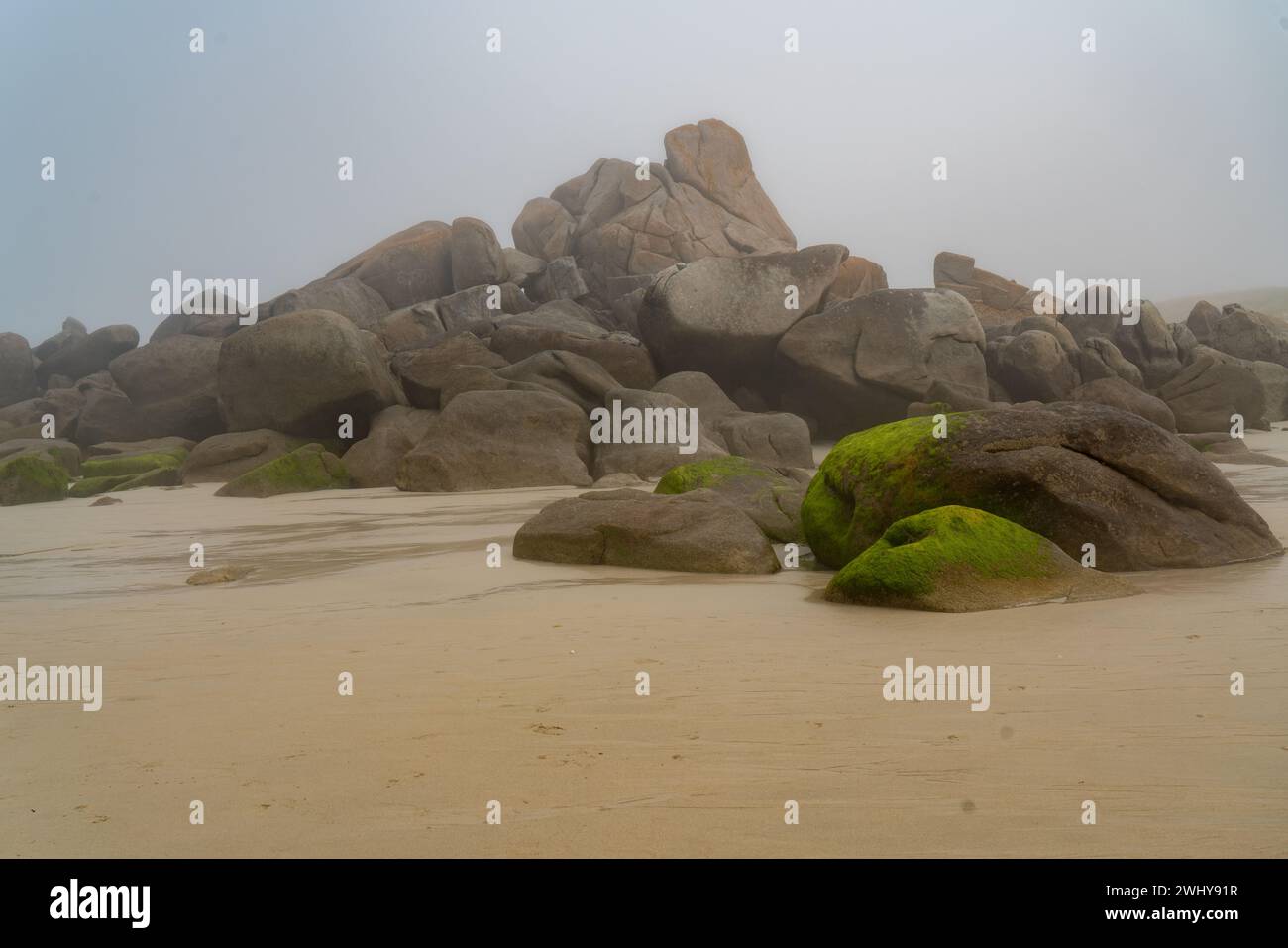 Santec brittany hi-res stock photography and images - Alamy