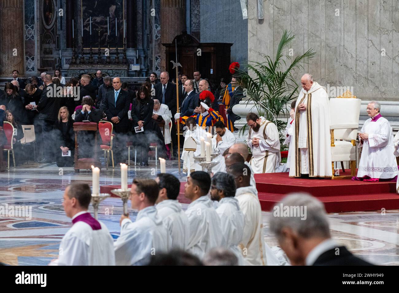 Pope Francis leads the Holy Mass and canonization of Blessed Maria ...