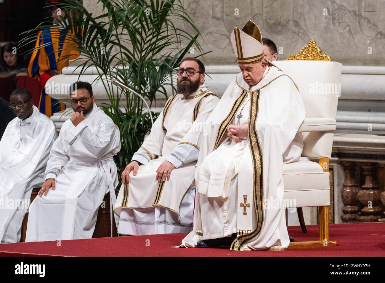 Pope Francis leads the Holy Mass and canonization of Blessed Maria ...