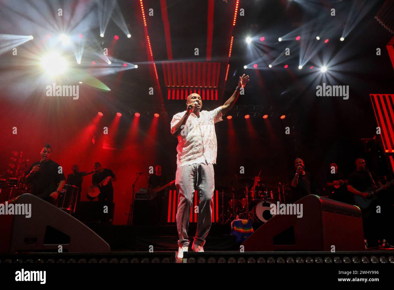 PE - RECIFE - 02/11/2024 - RECIFE, SINGER THIAGUINHO SHOW AT RECIFE ...