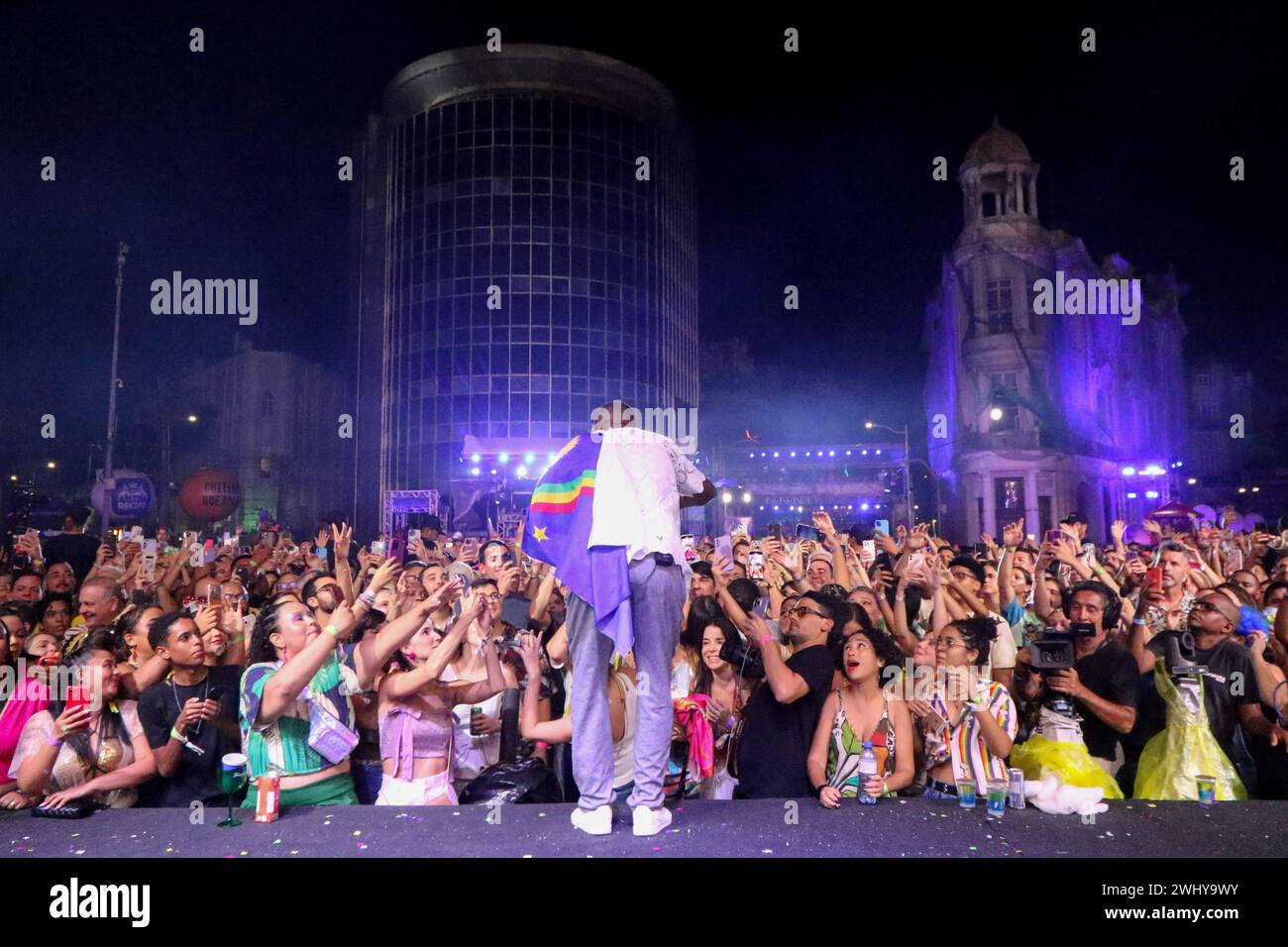 PE - RECIFE - 02/11/2024 - RECIFE, SINGER THIAGUINHO SHOW AT RECIFE ...