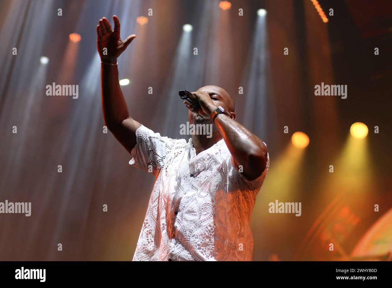 PE - RECIFE - 02/11/2024 - RECIFE, SINGER THIAGUINHO SHOW AT RECIFE ...