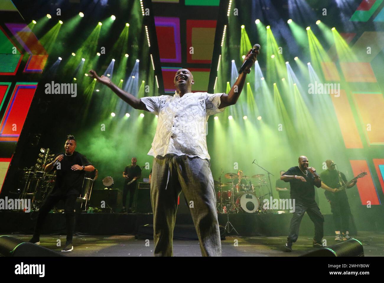 PE - RECIFE - 02/11/2024 - RECIFE, SINGER THIAGUINHO SHOW AT RECIFE ...