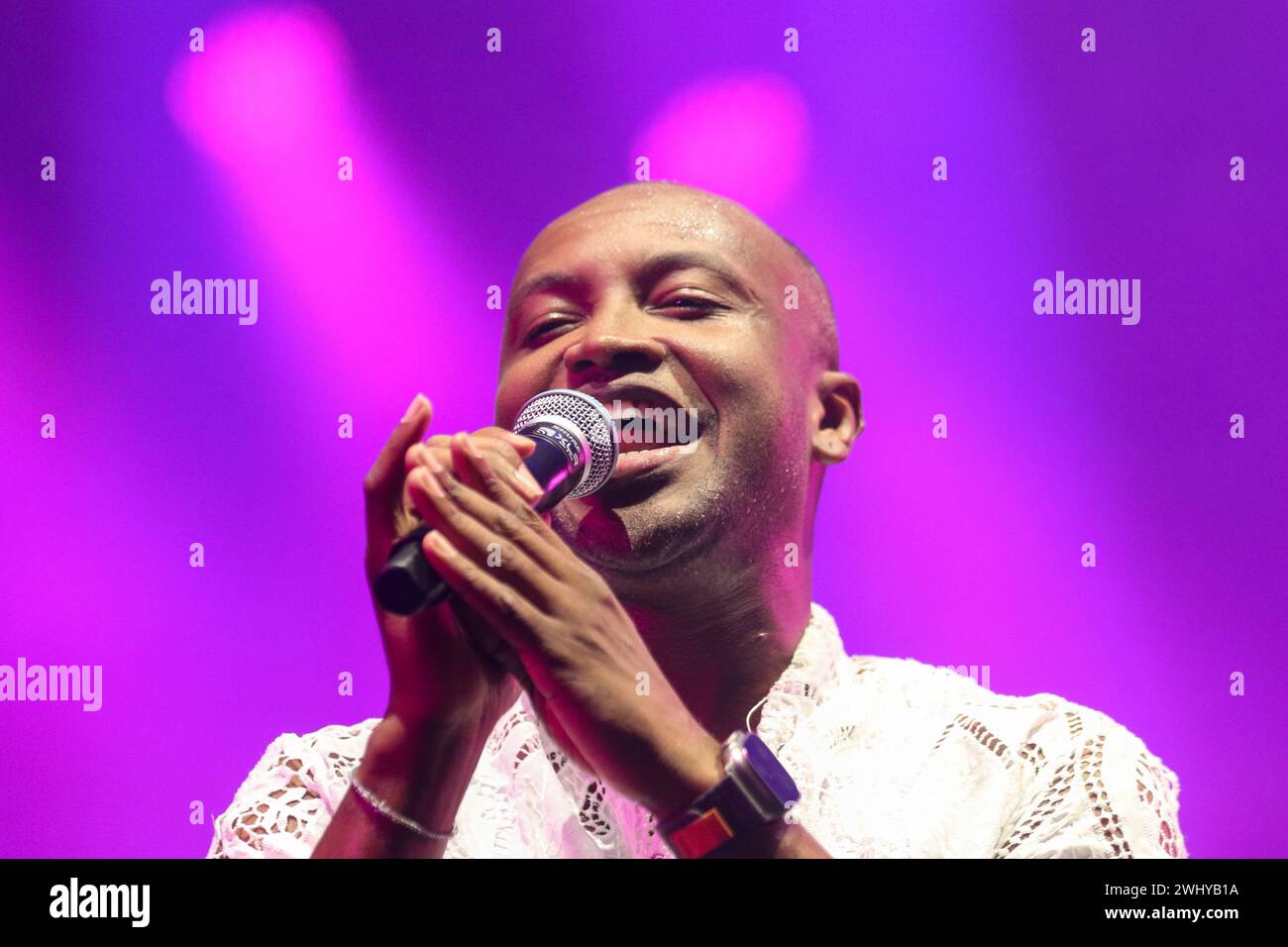 PE - RECIFE - 02/11/2024 - RECIFE, SINGER THIAGUINHO SHOW AT RECIFE ...