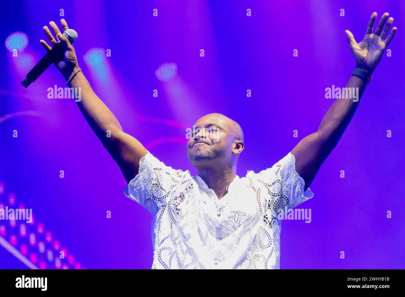 PE - RECIFE - 02/11/2024 - RECIFE, SINGER THIAGUINHO SHOW AT RECIFE ...